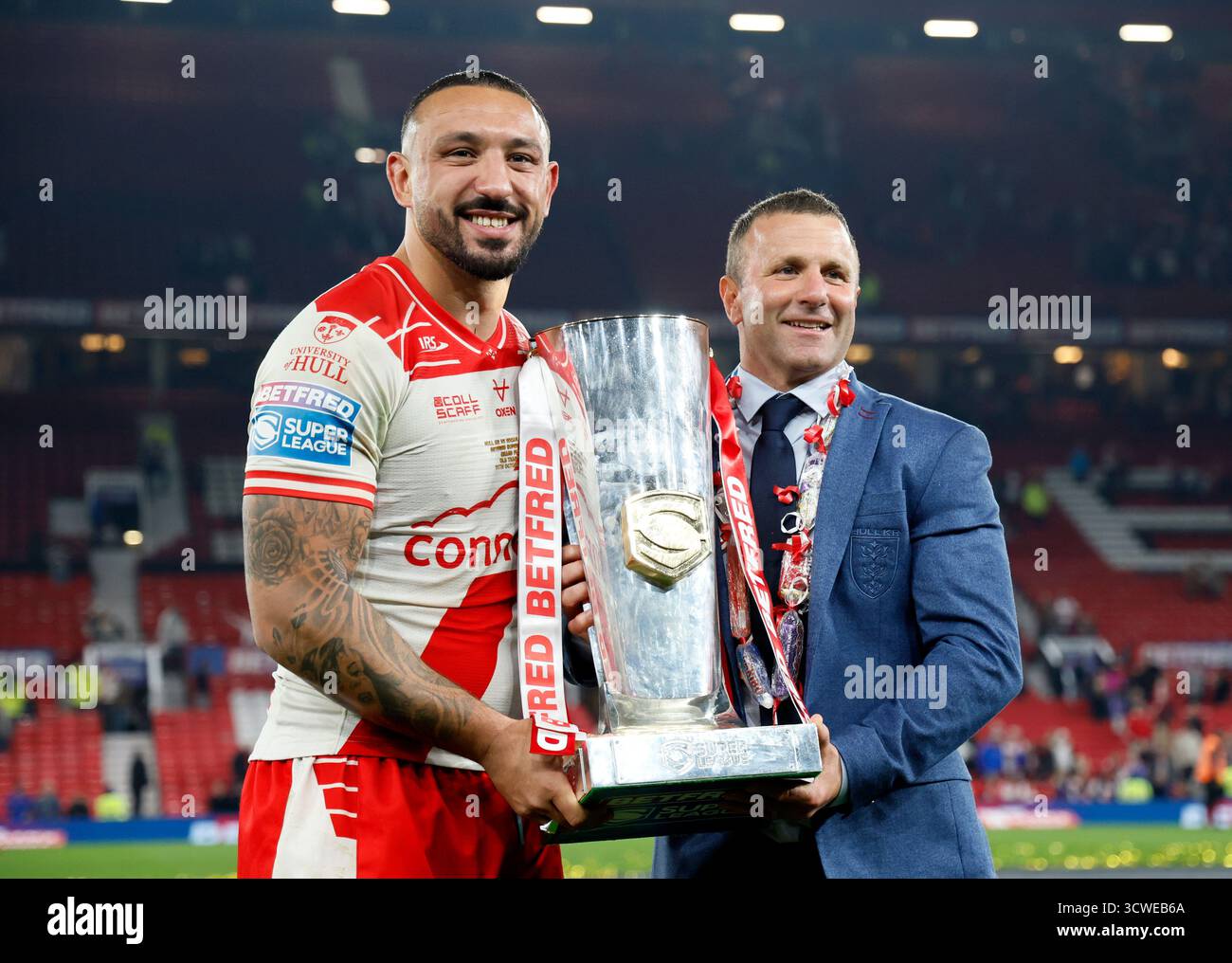 Hull KR's Elliot Minchella (left) and head coach Willie Peters ...