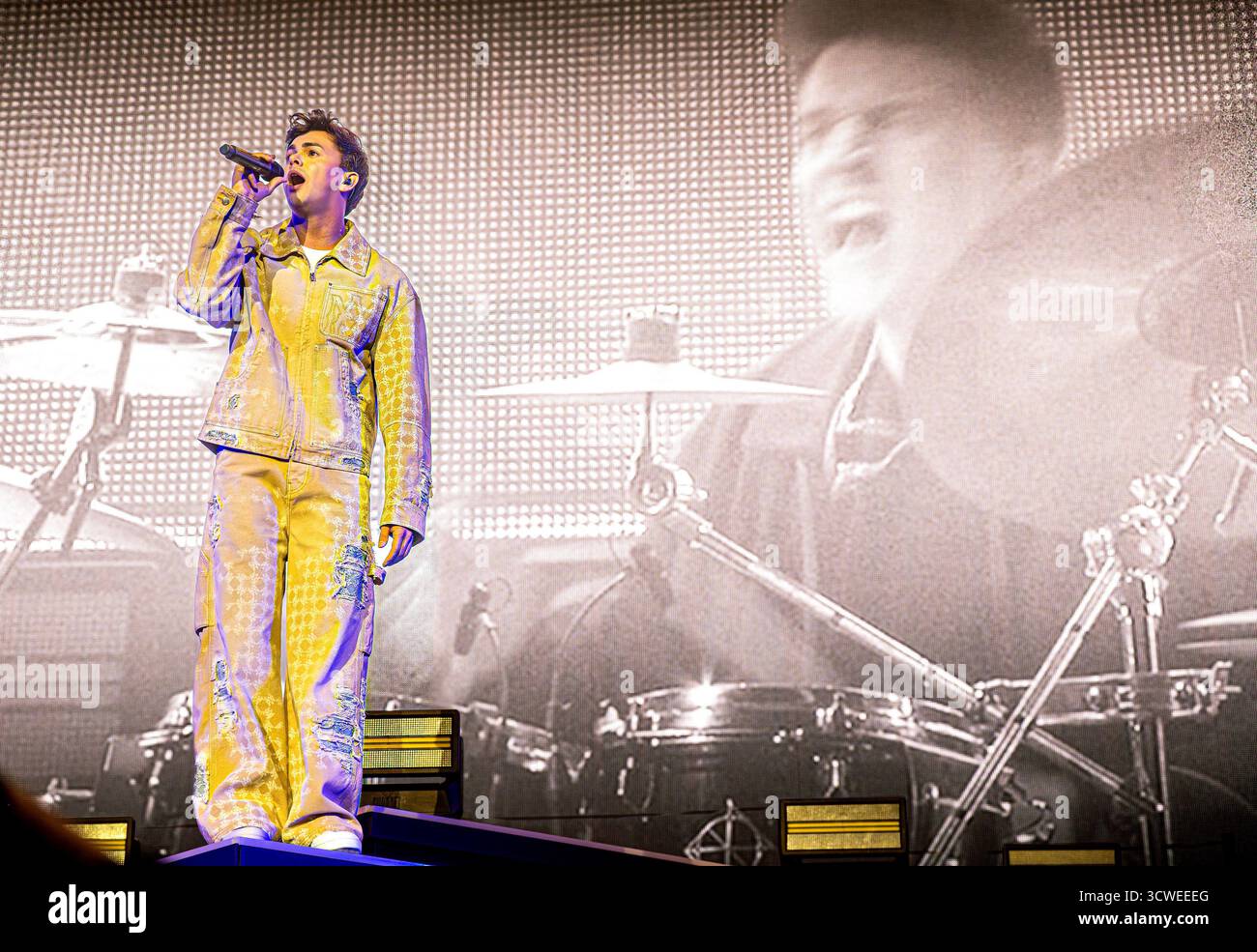 ROTTERDAM - Singer Flemming performing at Rotterdam Ahoy. It's his ...