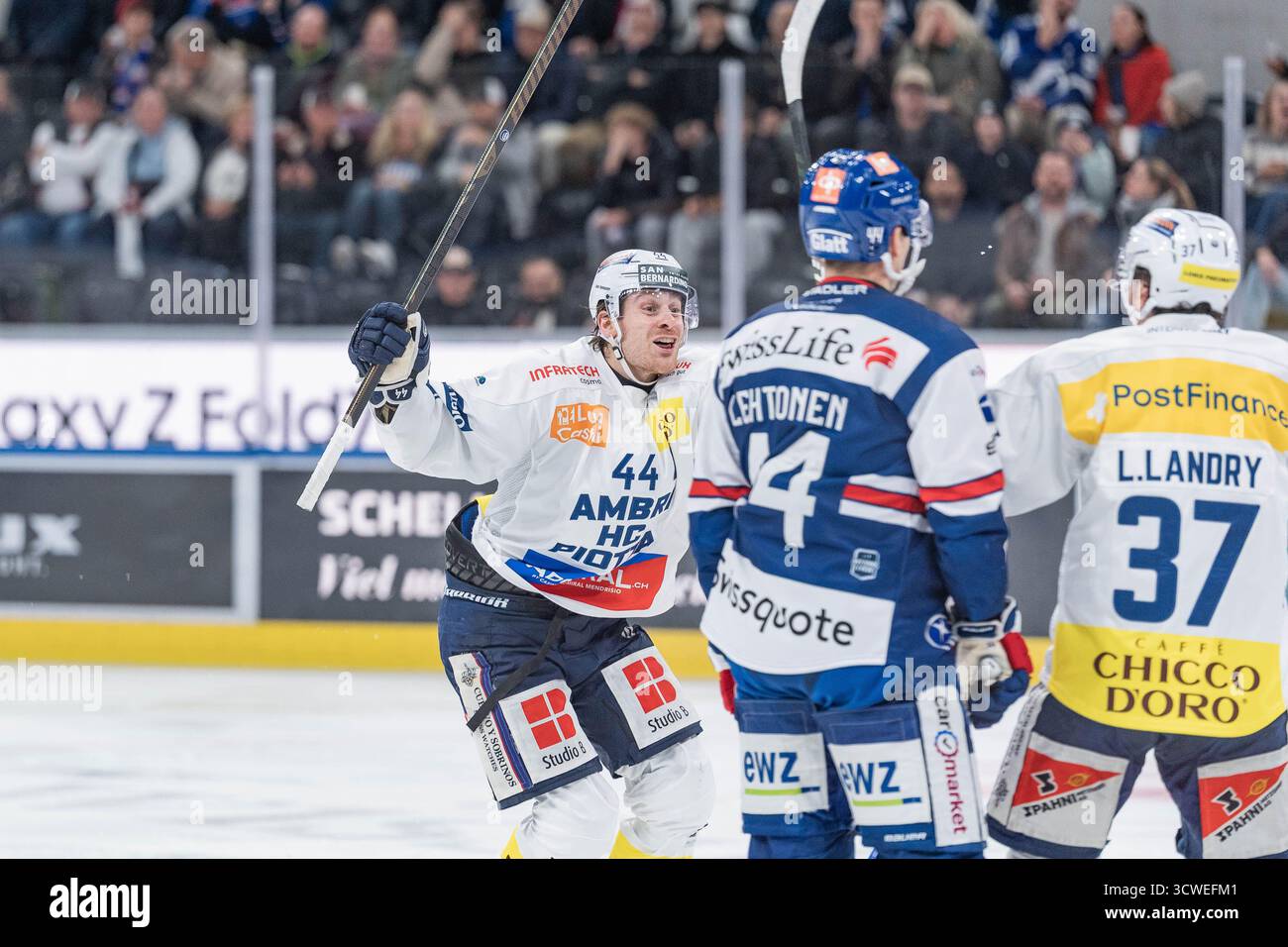 11/10/2025, Zurich, Swiss Life Arena, NL: ZSC Lions - HC Ambri-Piotta ...