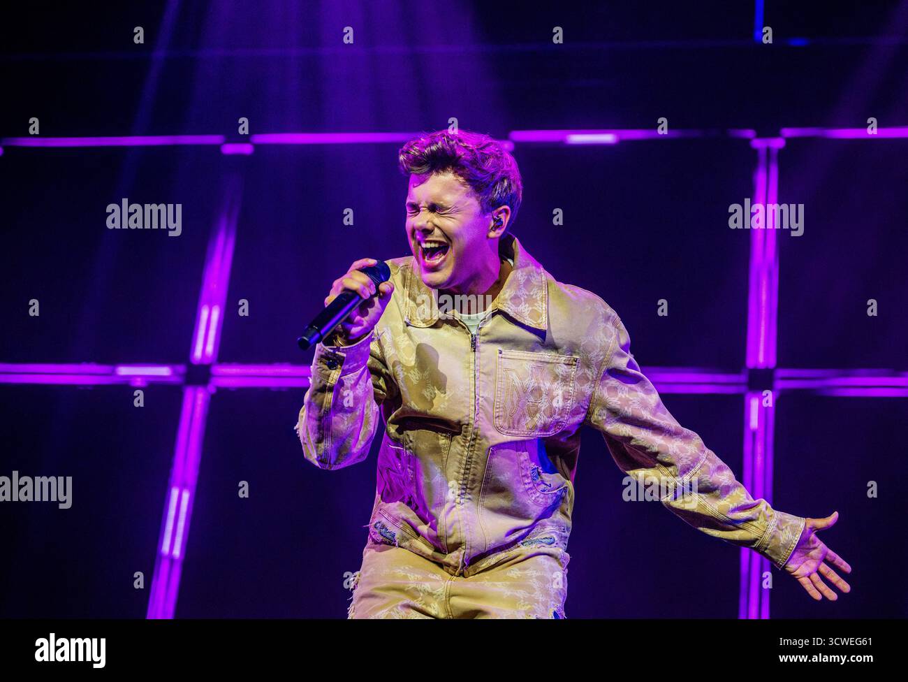 ROTTERDAM - Singer Flemming performing at Rotterdam Ahoy. It's his ...