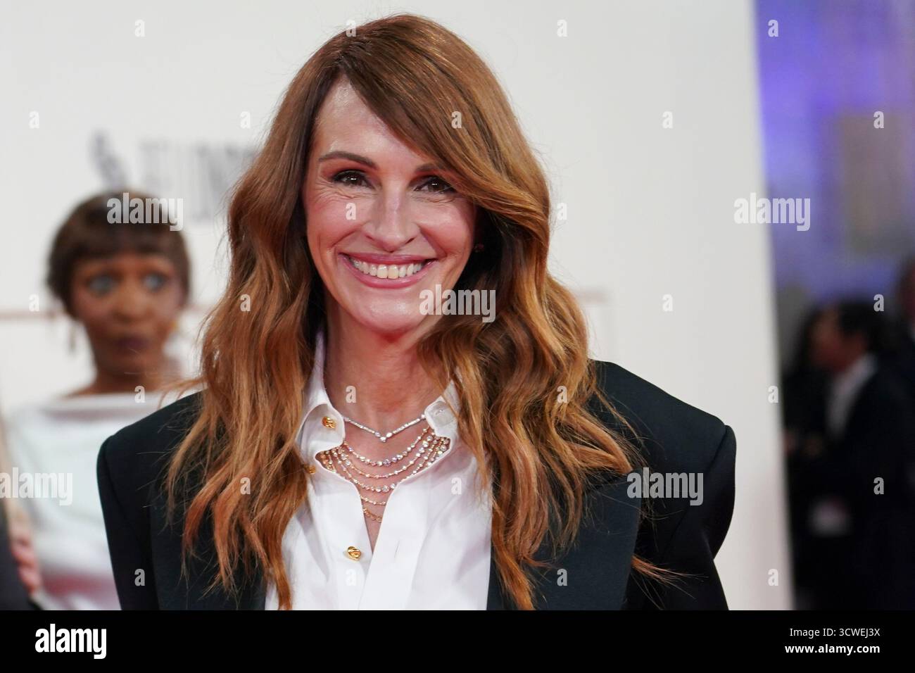 Julia Roberts poses for photographers upon arrival at the premiere of ...