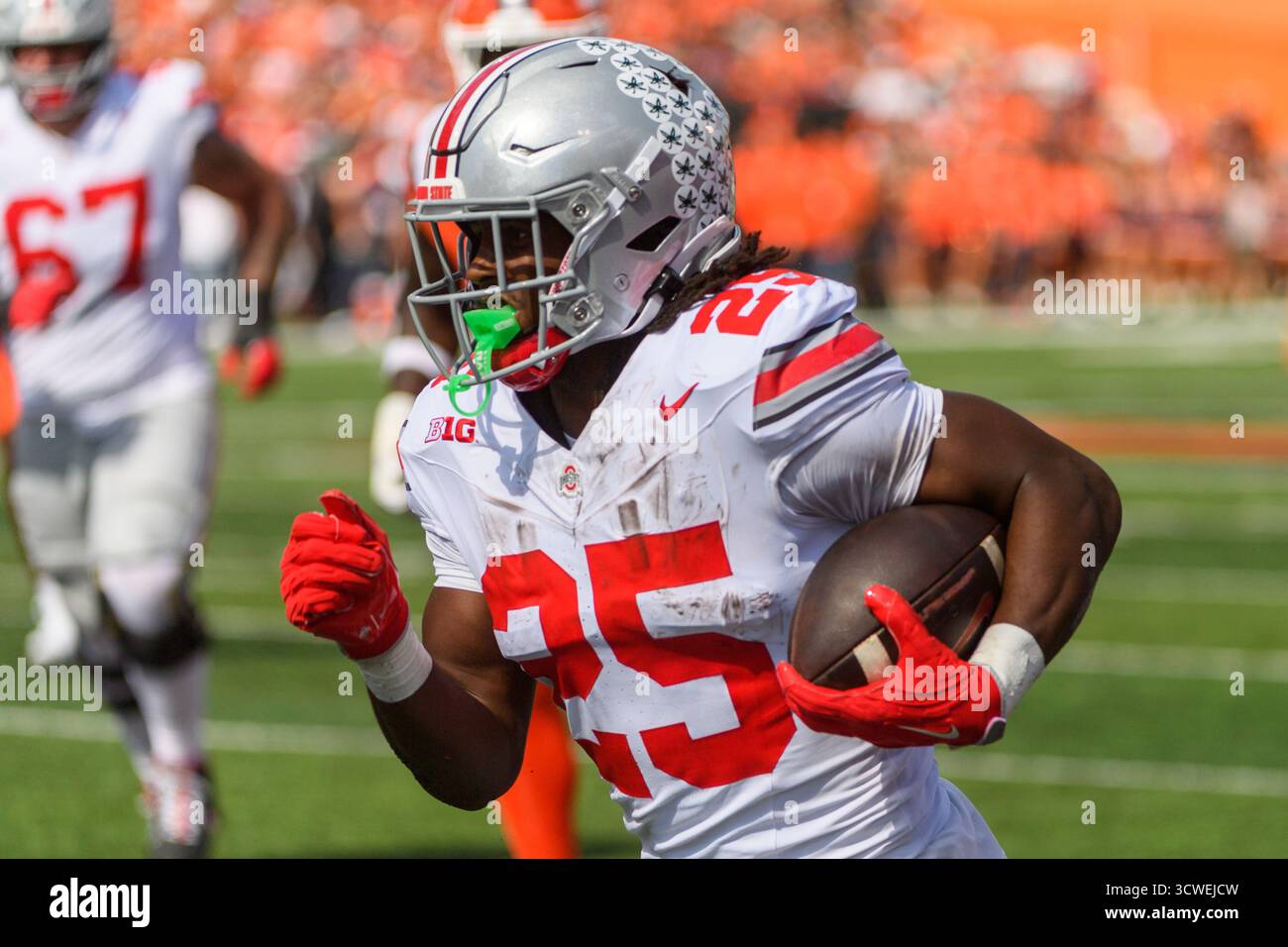 Ohio State running back Bo Jackson (25) rushes for a touchdown during ...