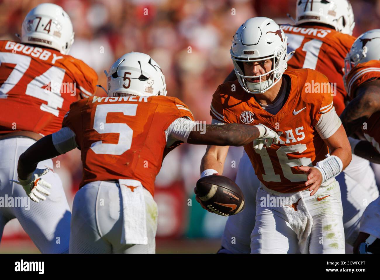 DALLAS, TX - OCTOBER 11: quarterback Arch Manning (16) of the Texas ...
