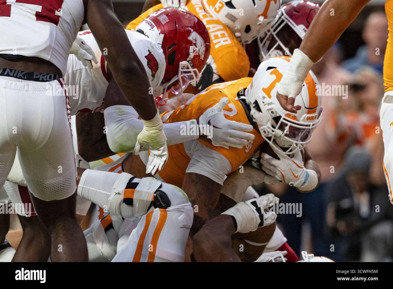 Tennessee running back Peyton Lewis (2) crosses the goal line for a ...
