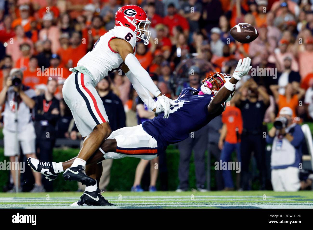 Georgia defensive back Daylen Everette (6) breaks up a pass intended ...