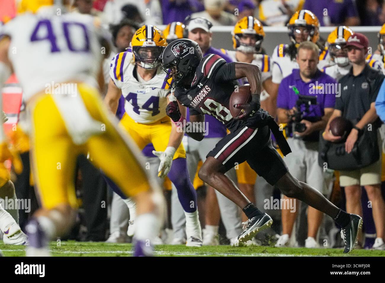South Carolina wide receiver Brian Rowe Jr. (18) carries against LSU in ...
