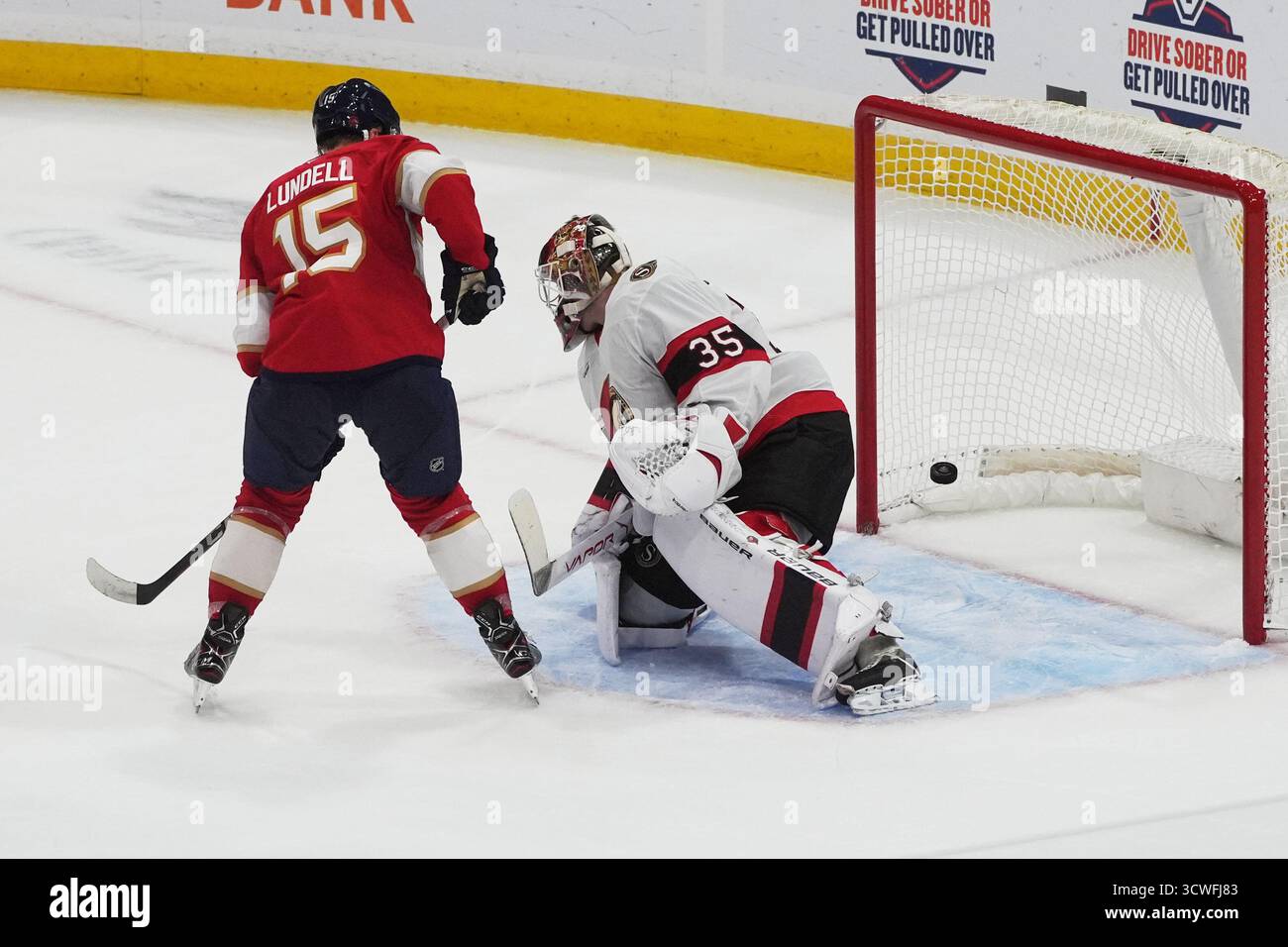 Florida Panthers center Anton Lundell (15) scores a goal against Ottawa ...