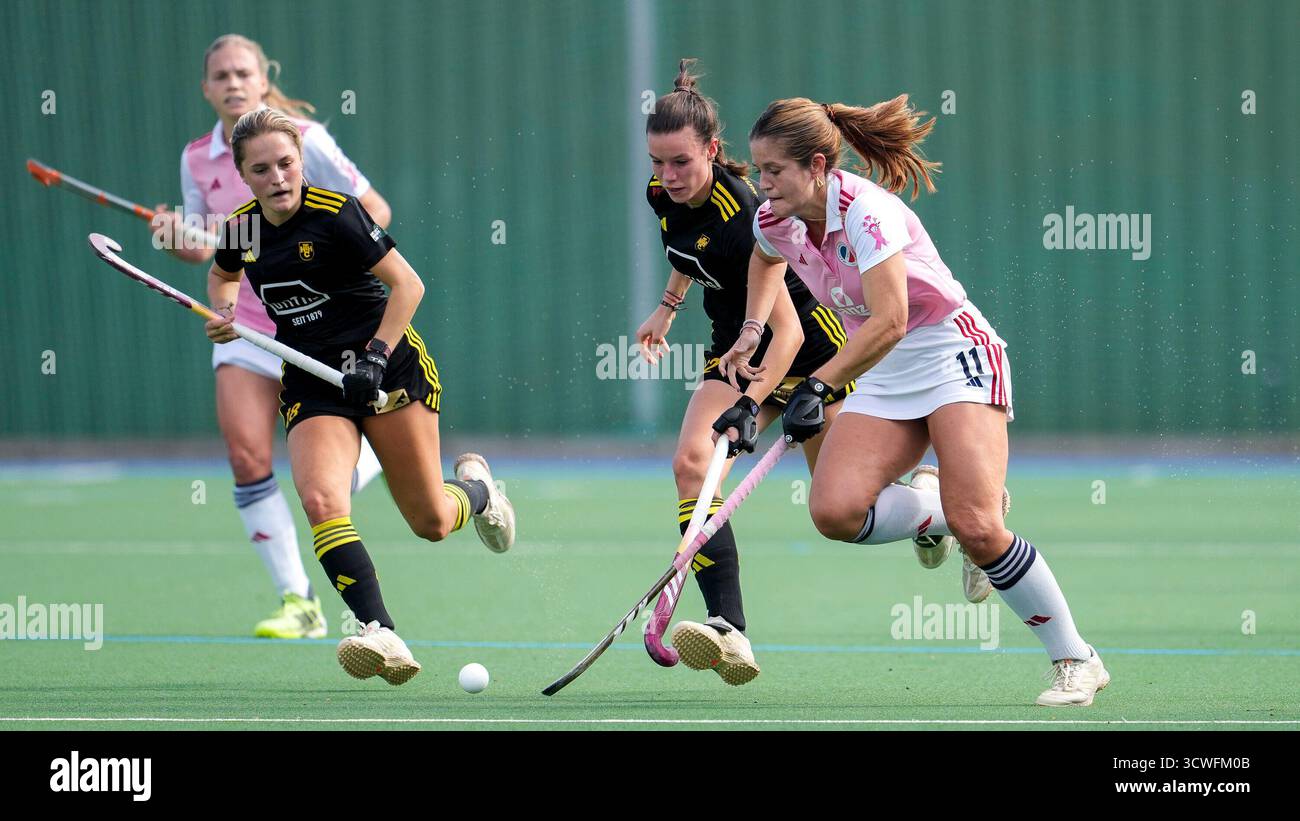 v.li.: Romy Riede (HTHC, 22), Sonja Zimmermann (MHC, 11), Zweikampf ...