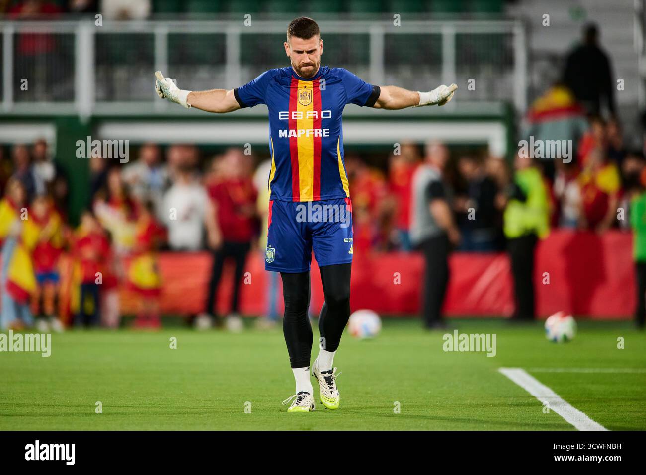 Elche, Spain. 11th Oct, 2025. ELCHE, SPAIN - OCTOBER 11: Unai Simon ...