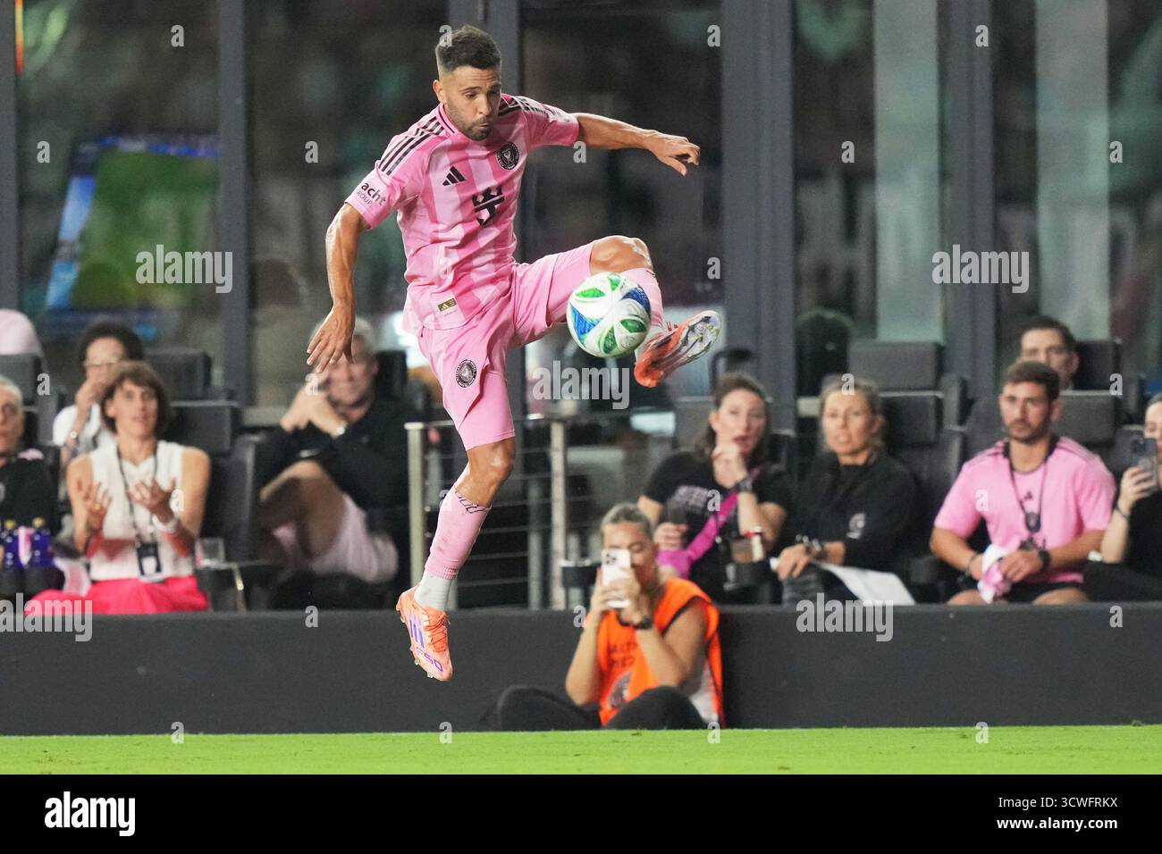 Inter Miami defender Jordi Alba controls the ball during the second ...