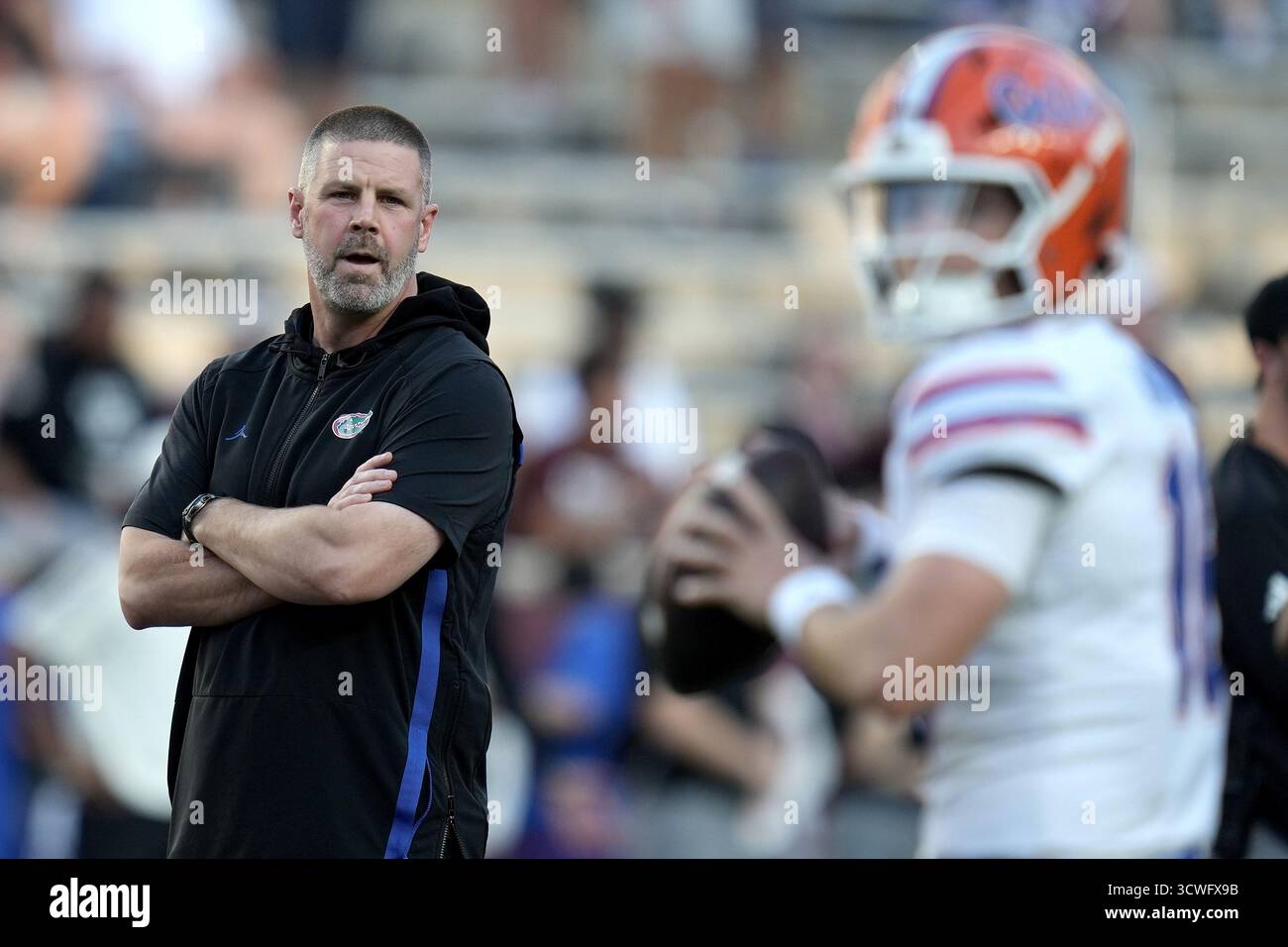 Florida head coach Billy Napier watchs his team run drills before the ...