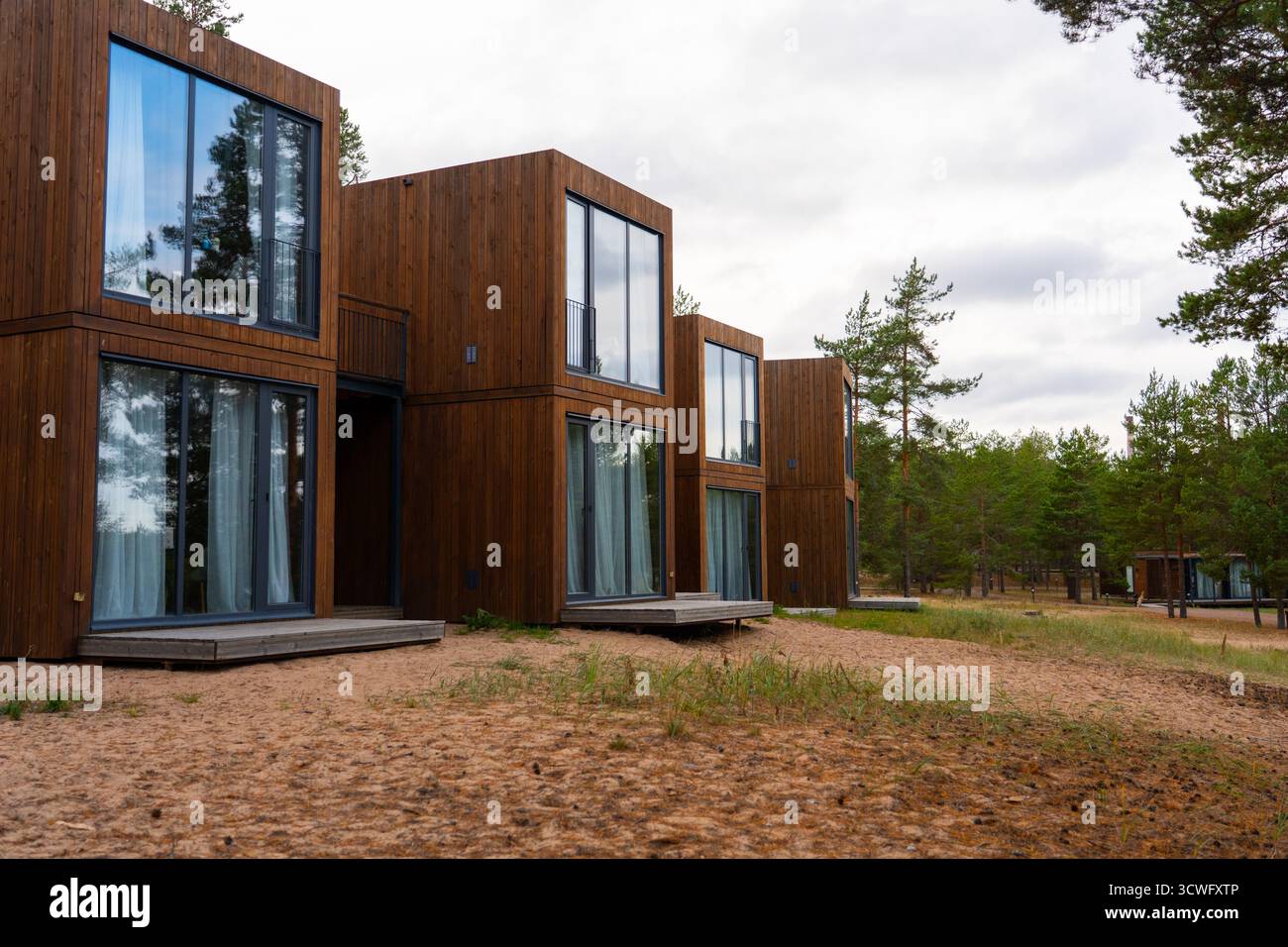 Contemporary cabin large windows set hi-res stock photography and ...
