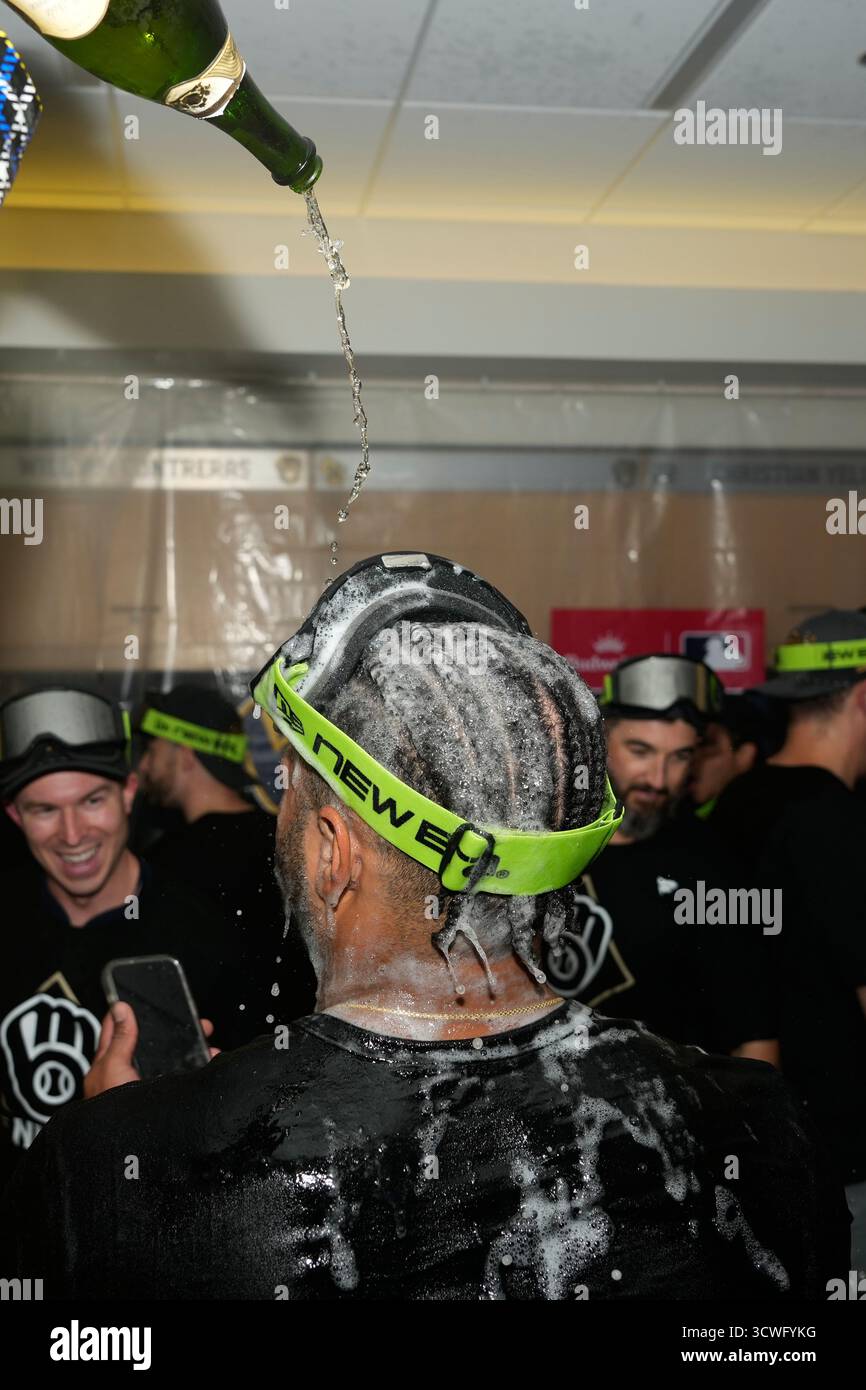 Milwaukee Brewers players celebrate their win over the Chicago Cubs in ...