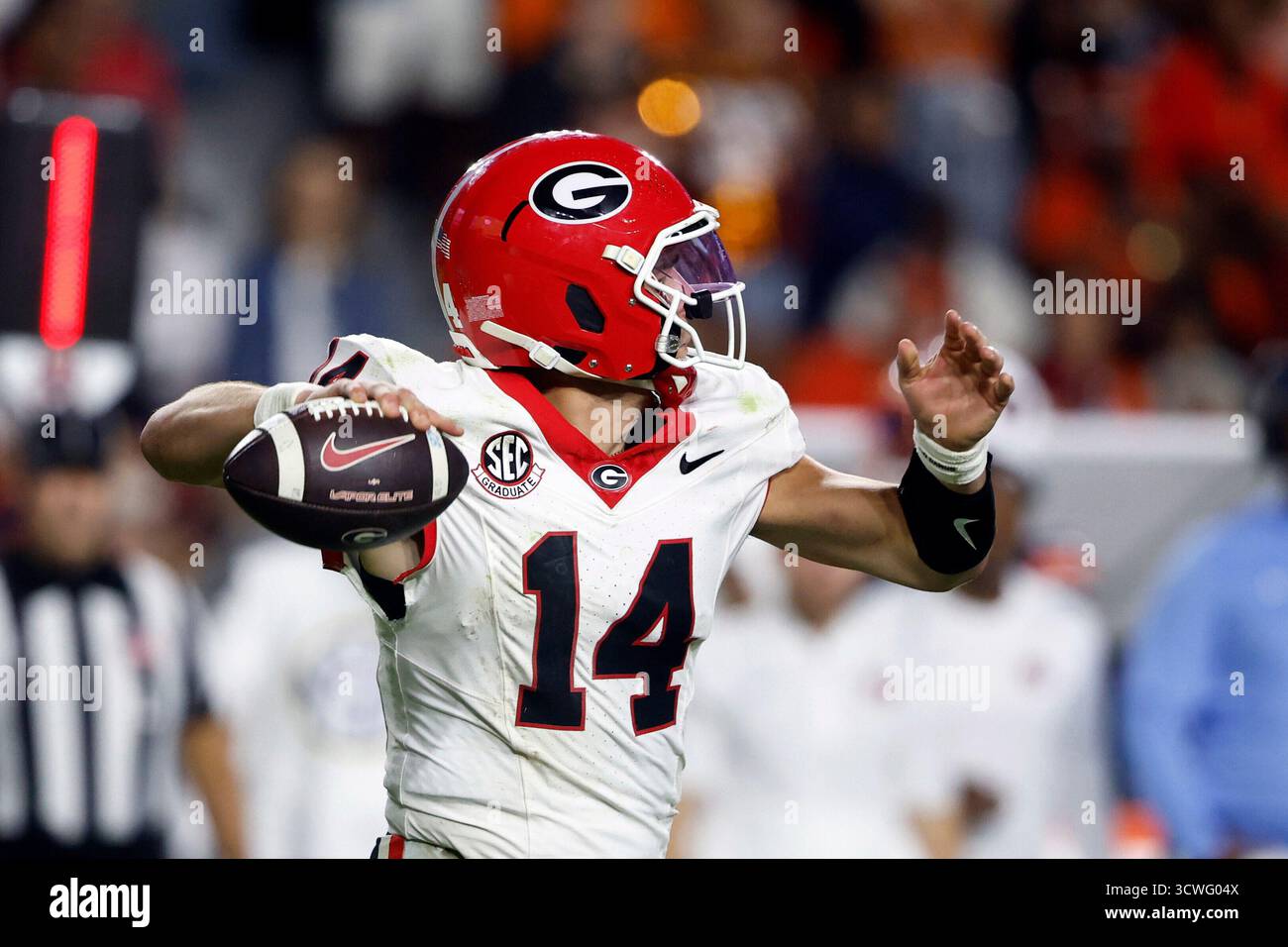 Georgia quarterback Gunner Stockton throws a pass during the second ...