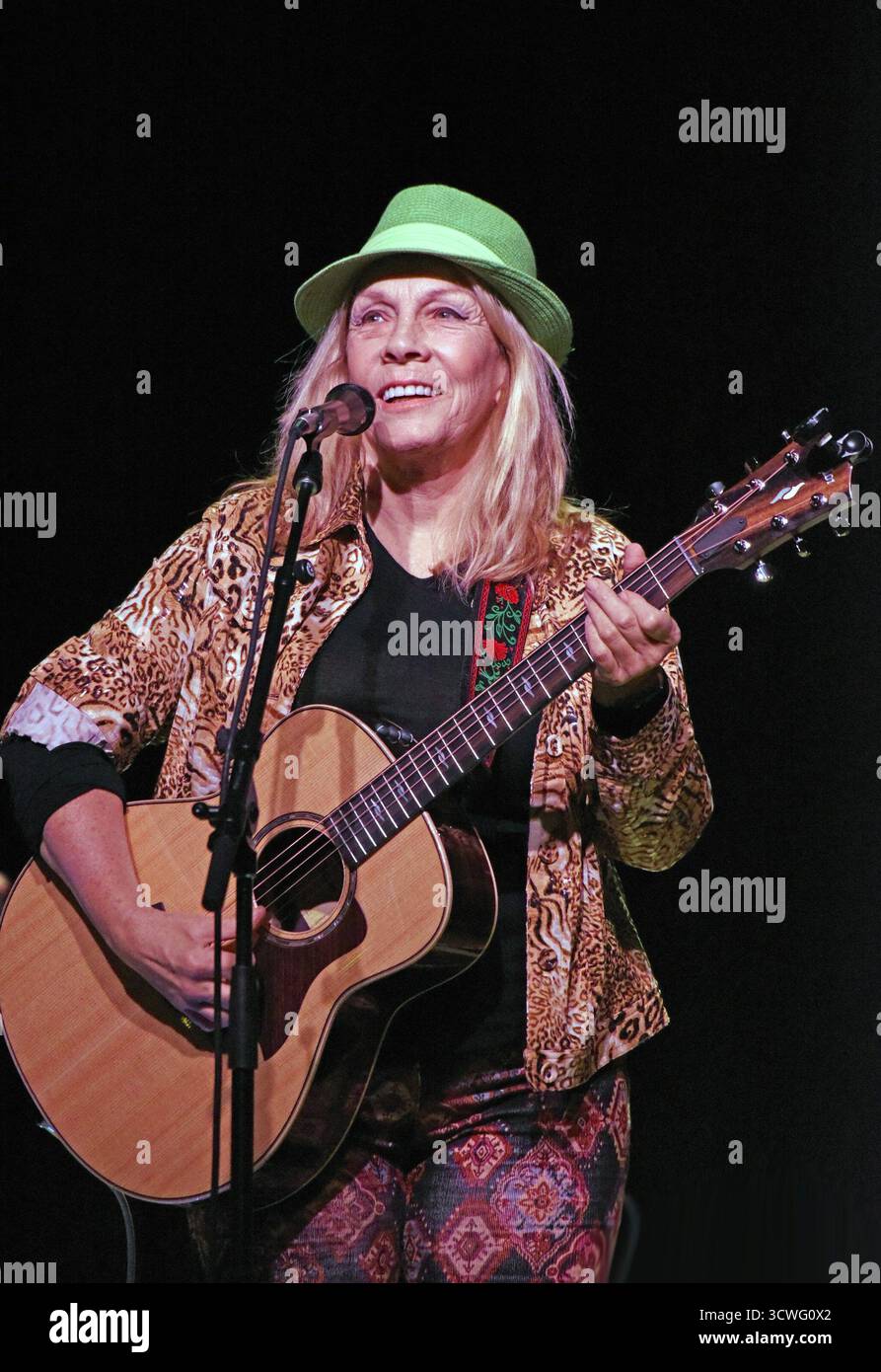 Ga. 11th Oct, 2025. Rickie Lee Jones on stage for An Evening With Patty ...