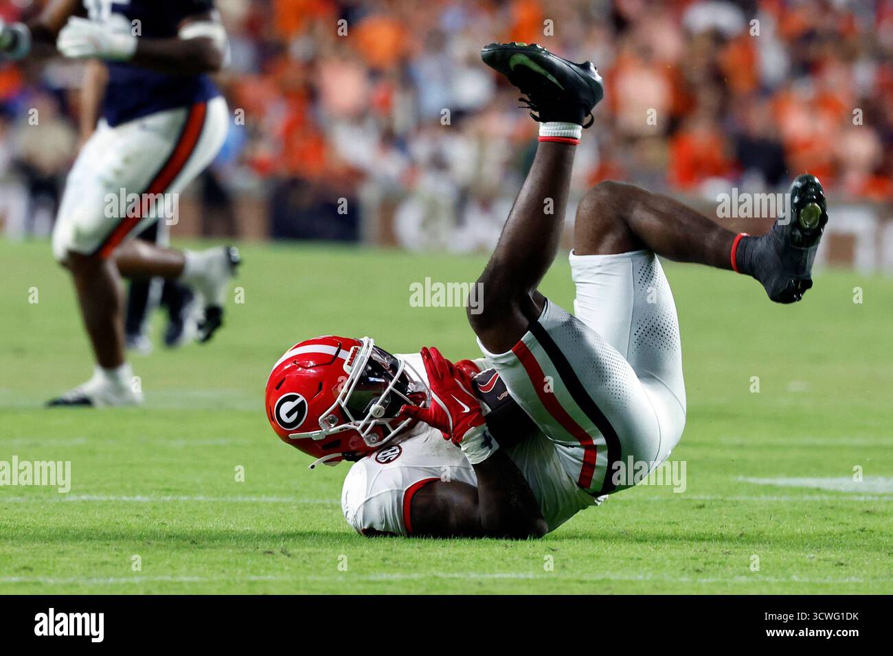 Georgia running back Nate Frazier catches a pass for a first down ...