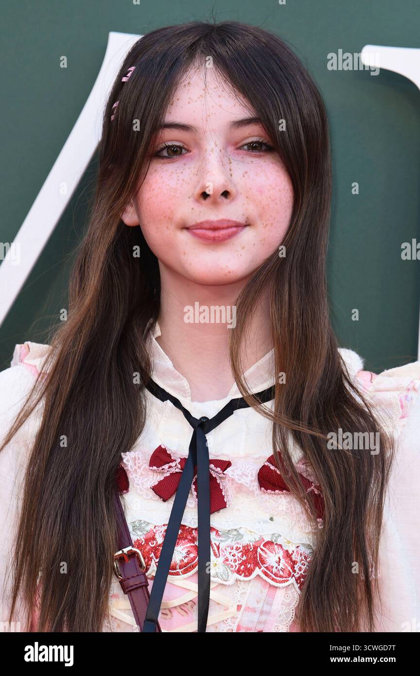 Bodhi Rae Breathnach bei der Premiere des Kinofilms Hamnet auf dem 69 ...