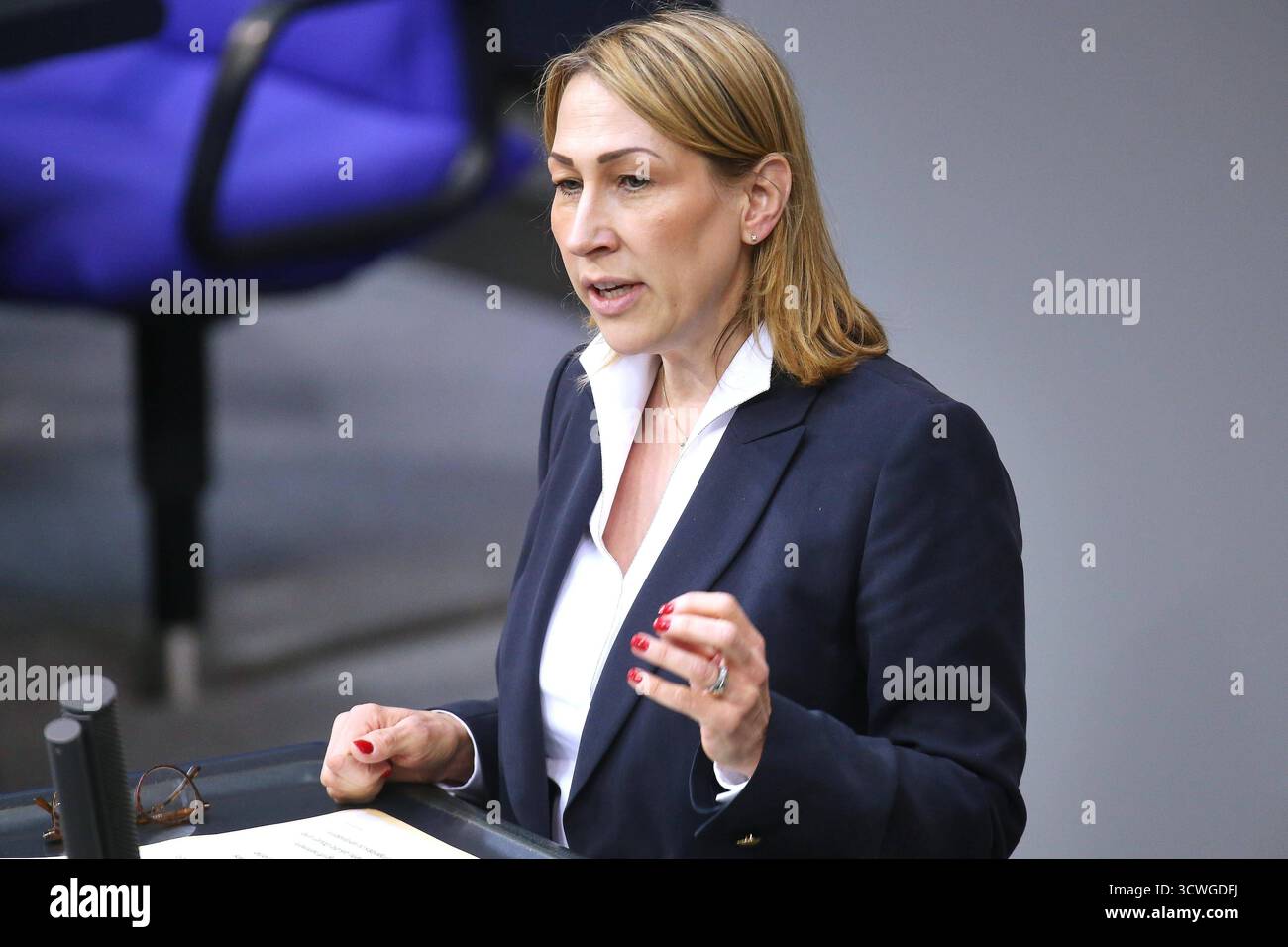 Berlin, Deutschland, 10.10.2025: Deutscher Bundestag: 32 ...