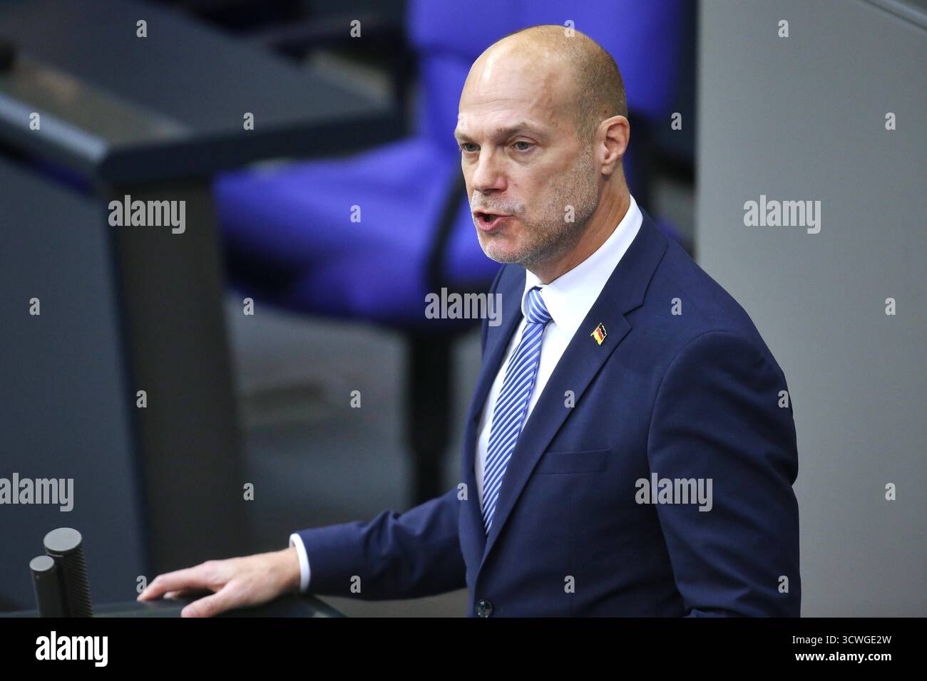 Berlin, Deutschland, 10.10.2025: Deutscher Bundestag: 32 ...