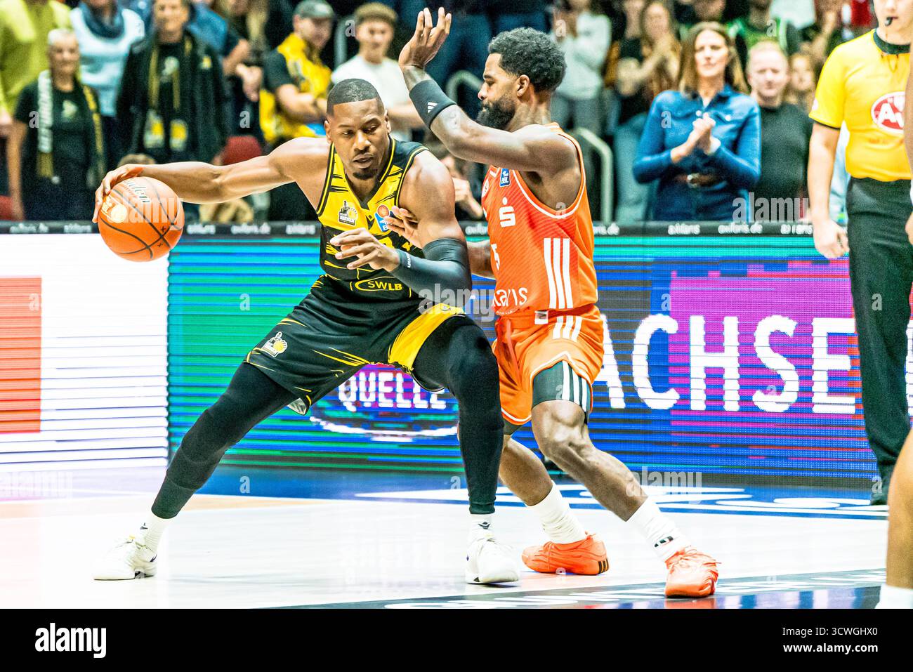 Chemnitz, Deutschland 10. Oktober 2025: 1.BBL - 2025/2026 - Niners ...