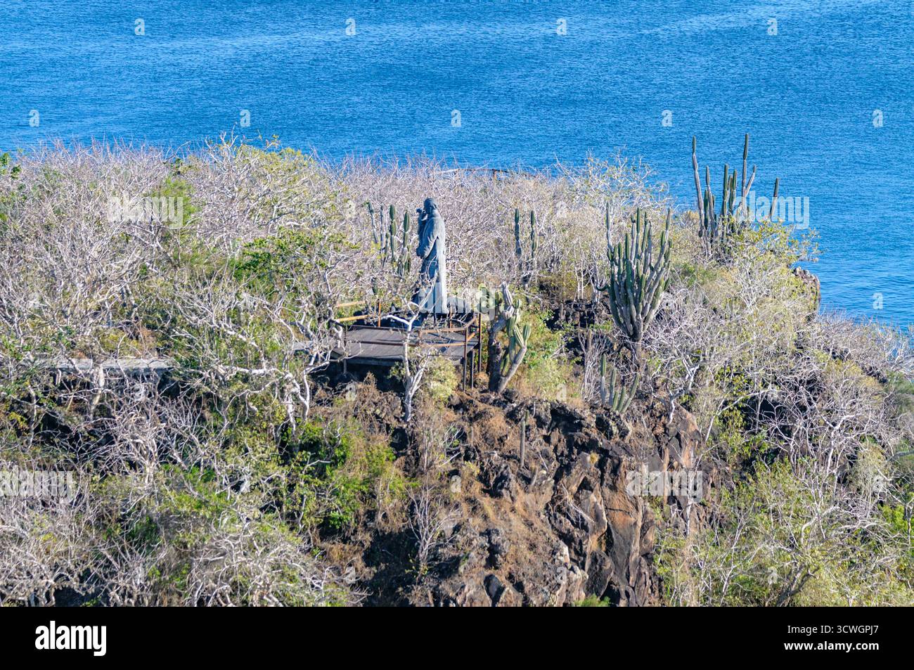 Charles Darwin statue on Cerro Tijeretas (San Cristobal, Galapagos ...