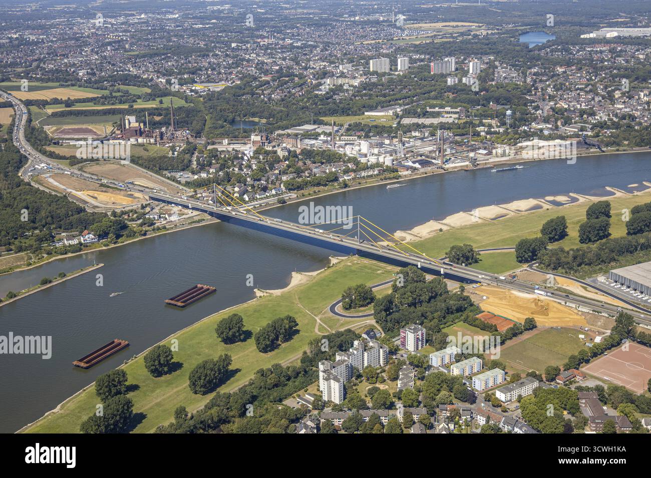 Aerial view, Rhine bridge Neuenkamp, motorway exit Duisburg-Homberg ...