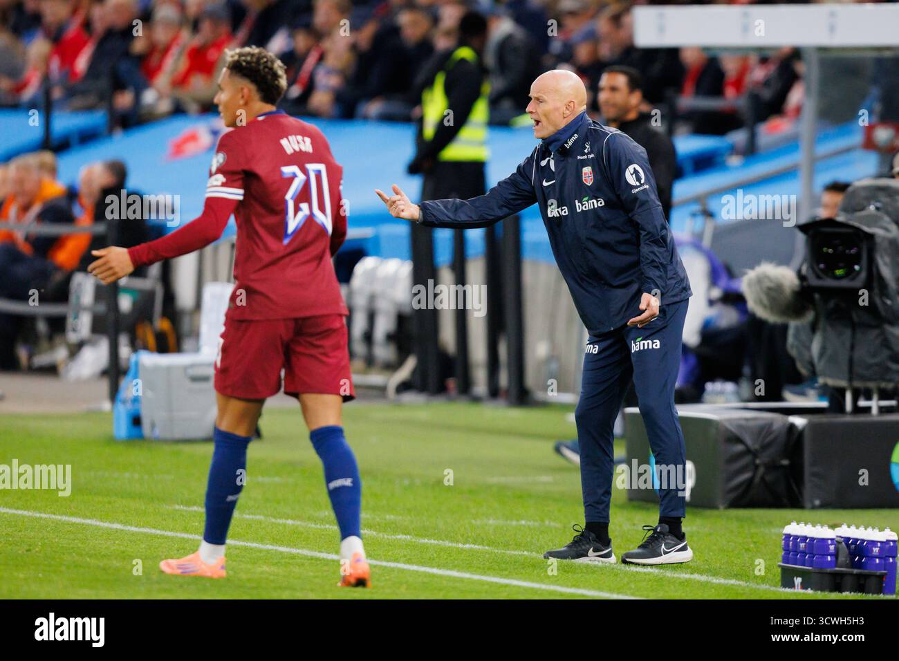 Oslo, Norway. 11th, October 2025. Head coach Staale Solbakken of Norway ...