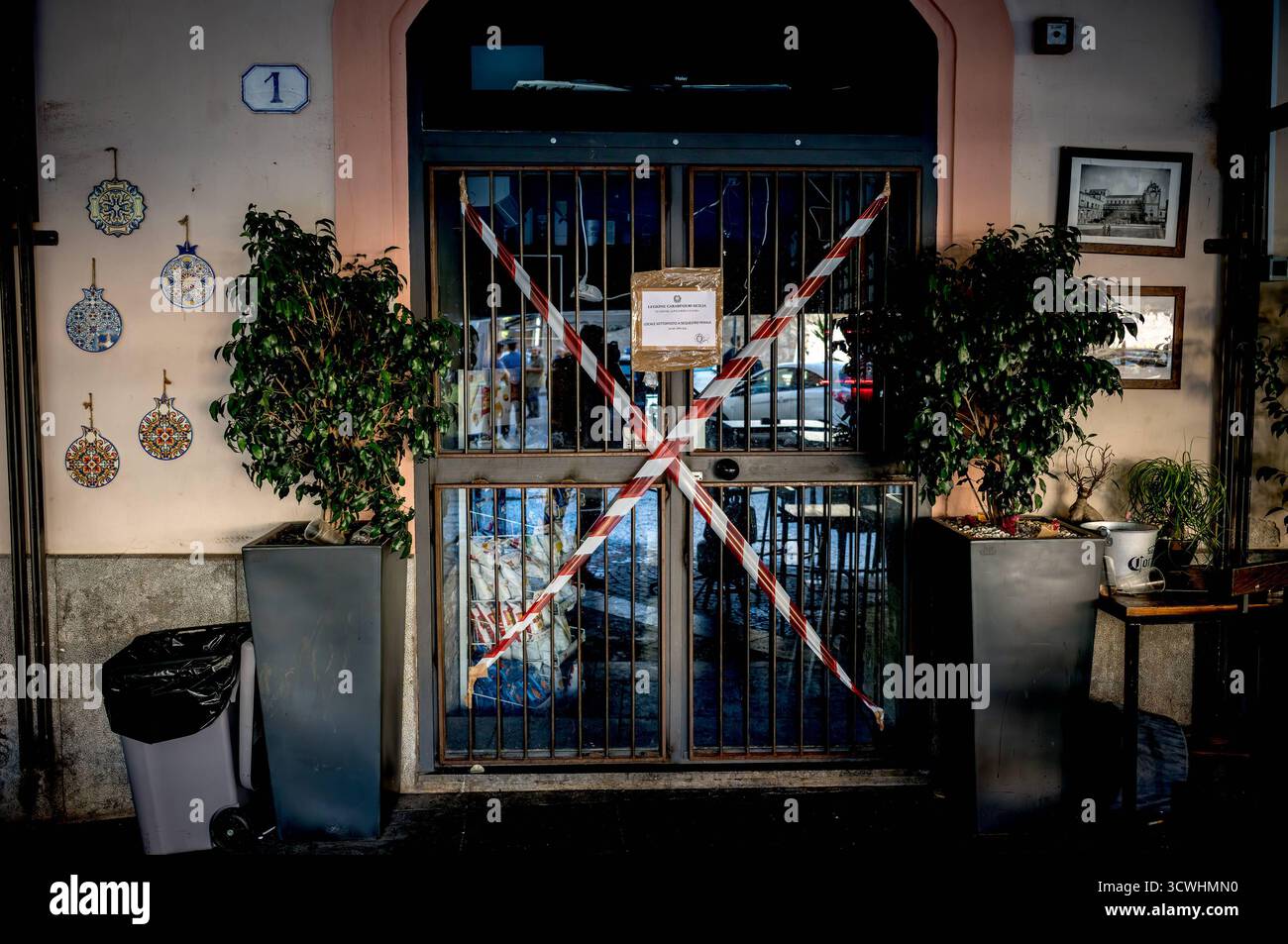 Palermo, young man tries to stop a beating but is killed. PALERMO ...