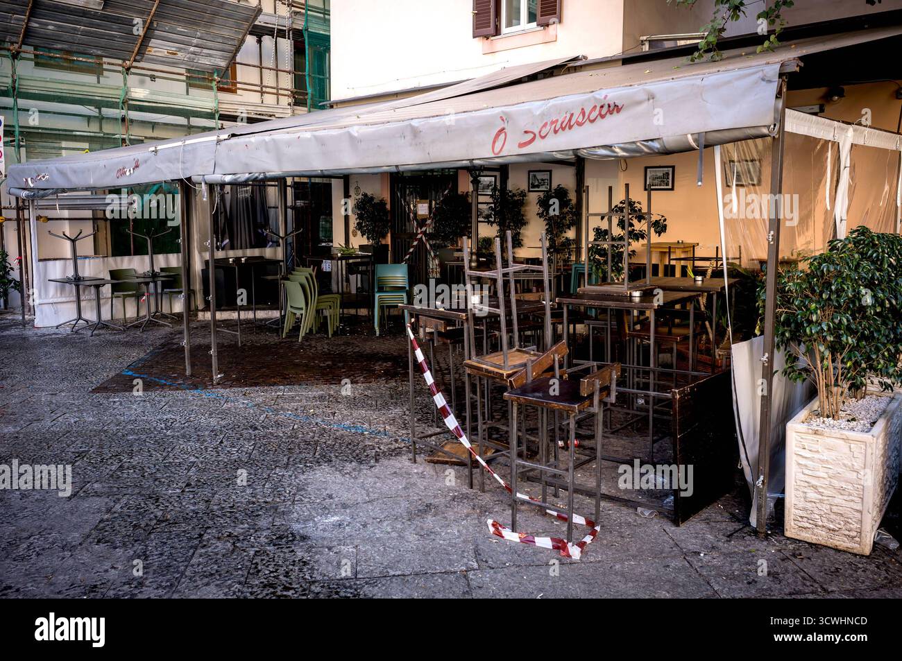 Palermo, young man tries to stop a beating but is killed. PALERMO ...