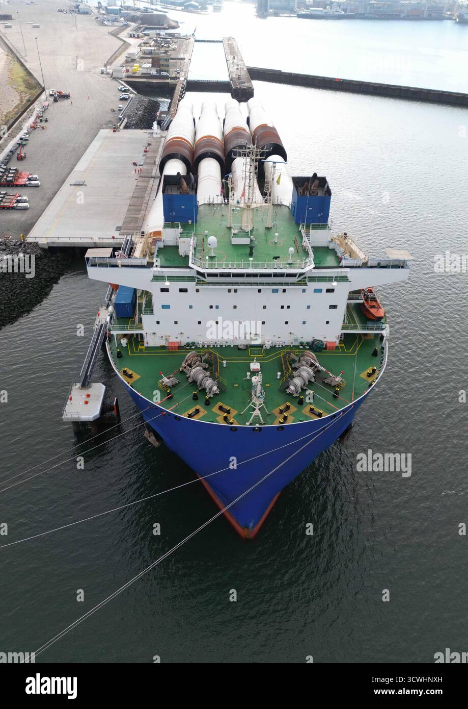 UK: Mv Xiang Tai Kou, Edinburgh, 12 October 2025 UK: Mv Xiang Tai Kou ...