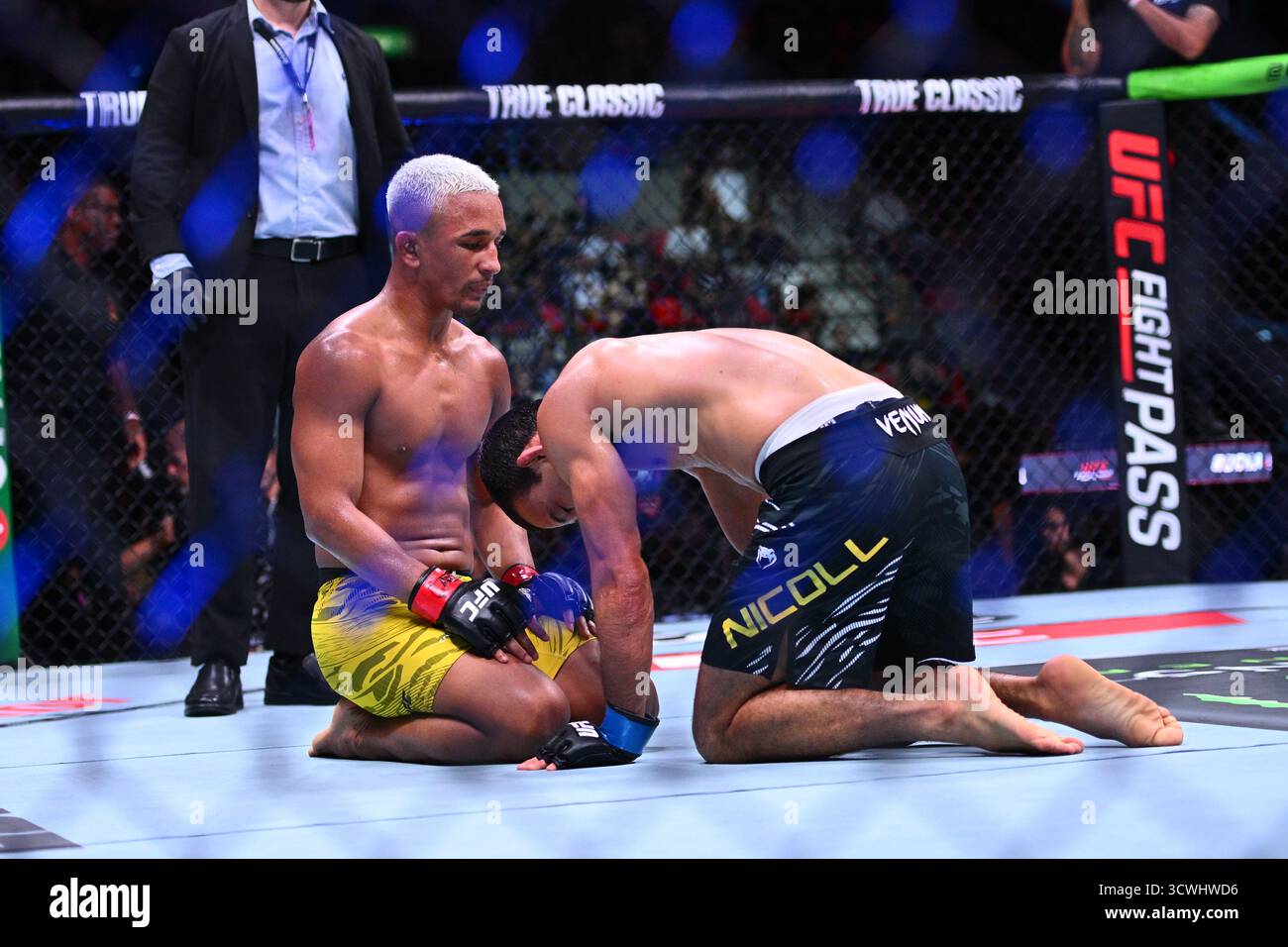 RIO DE JANEIRO, BRAZIL - OCTOBER 11: Lucas Rocha fights Stewart Nicoll ...