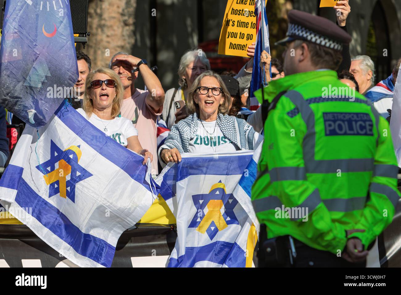 Pro palestine protesters uk hi-res stock photography and images - Alamy