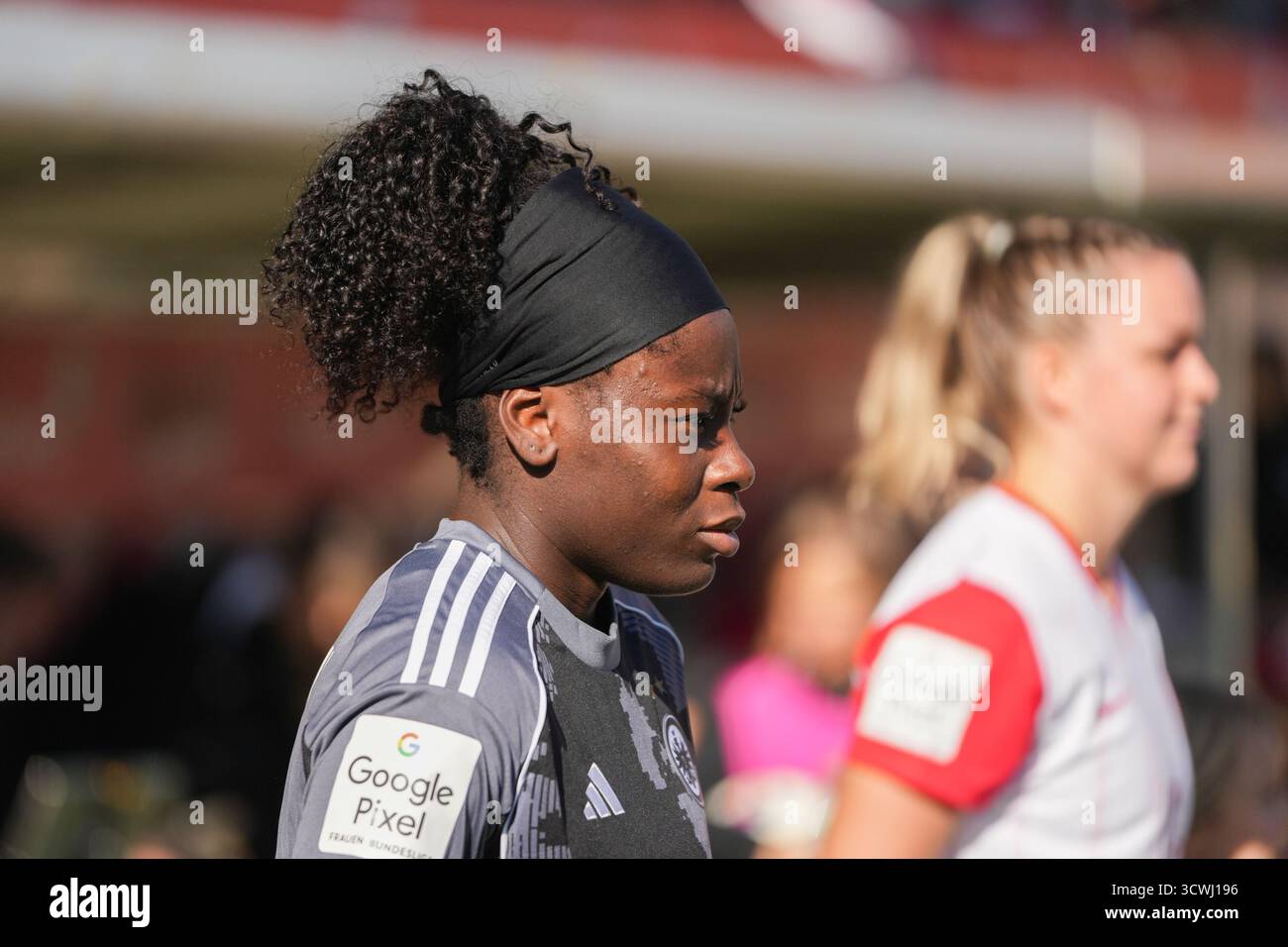 Nicole Anyomi (Eintracht Frankfurt, 19) Google Pixel Frauen-Bundesliga ...