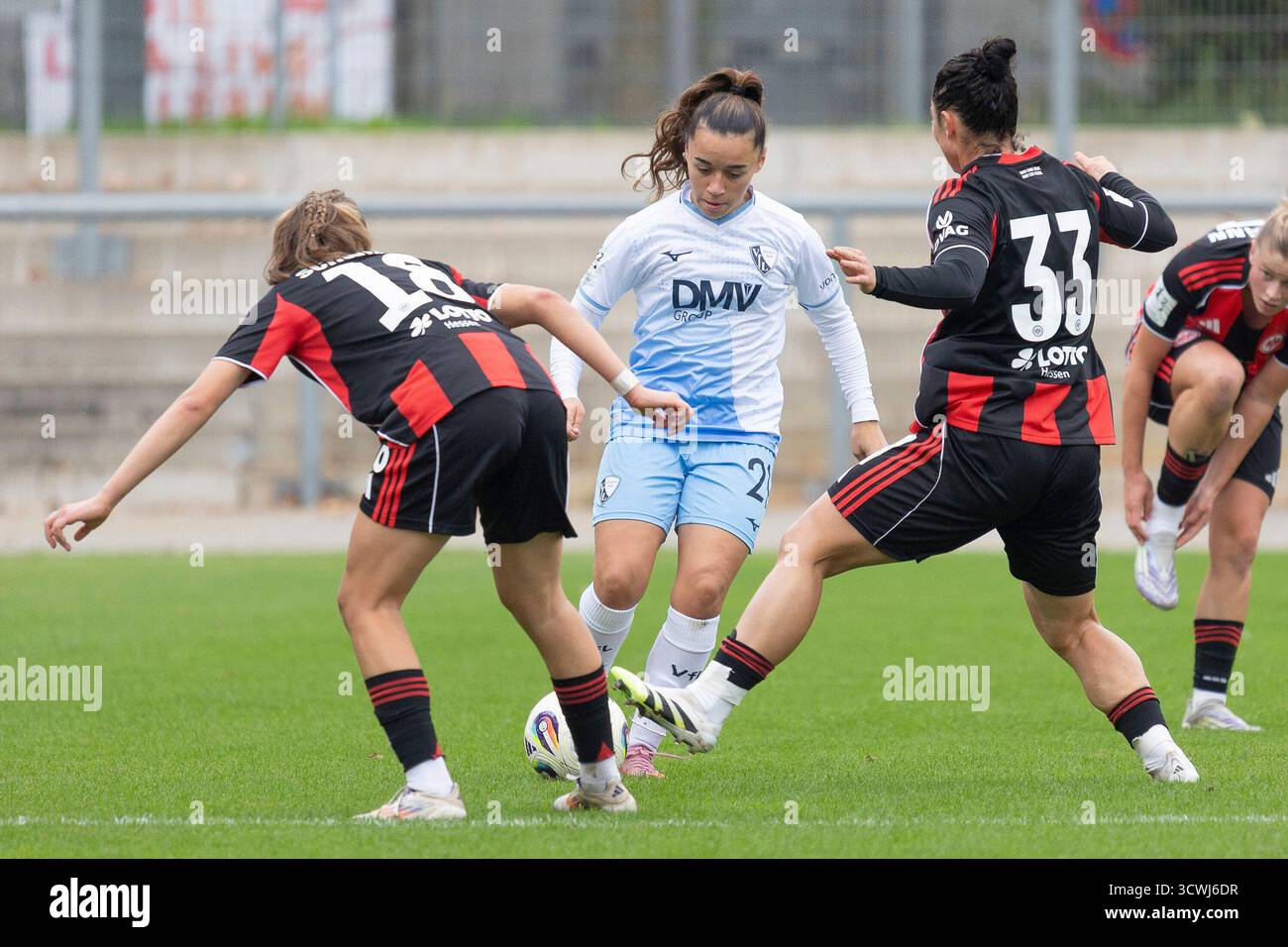 Anna Marques (VFL Bochum #21) & Eleni Markou (Eintracht Frankfurt II ...