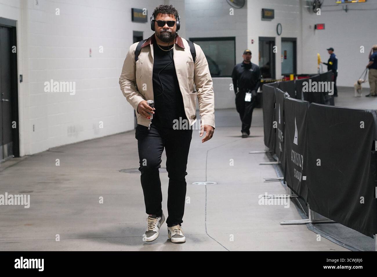 Pittsburgh Steelers defensive tackle Cameron Heyward arrives for an NFL ...