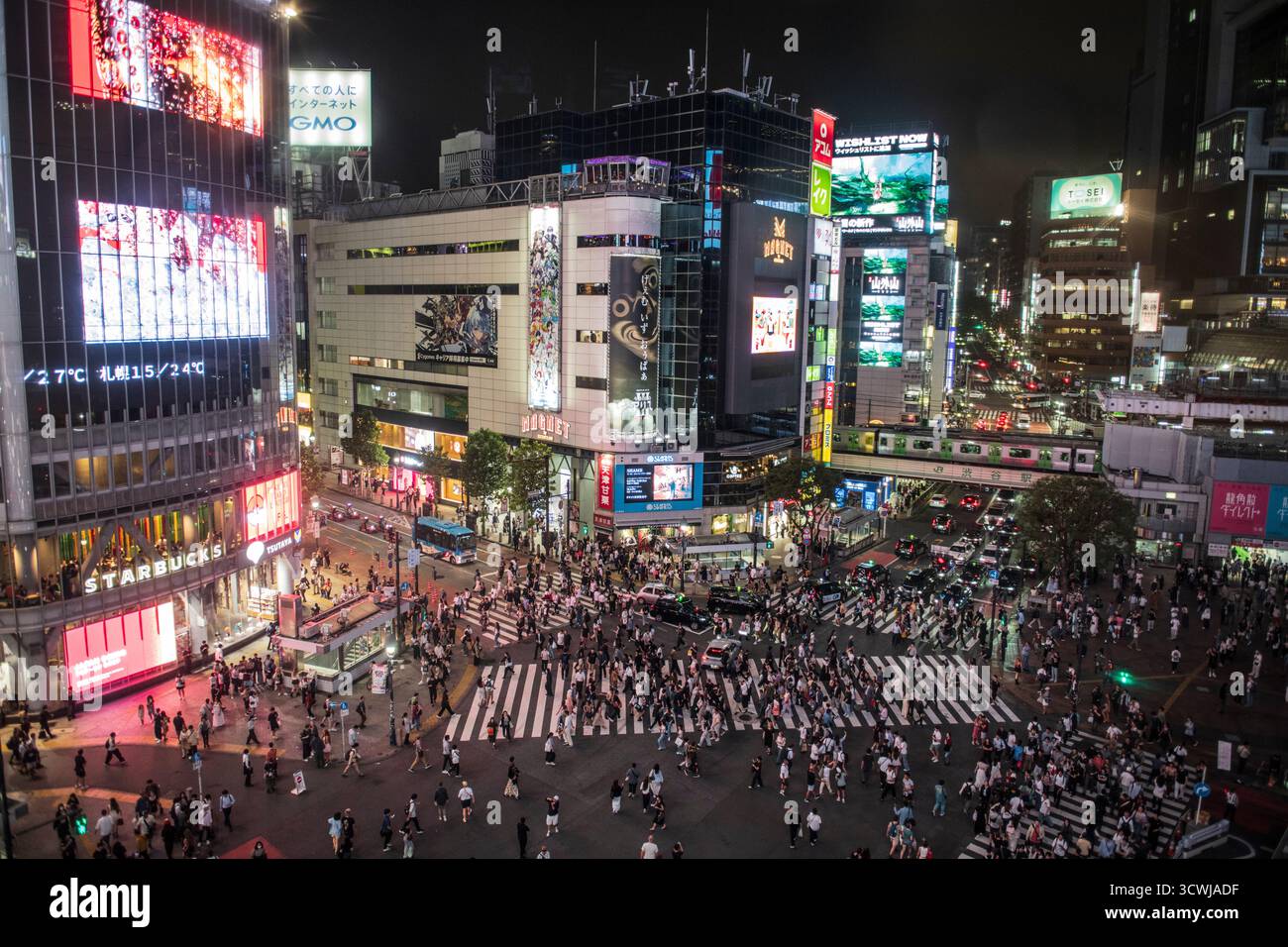 Tokyo japan shibuya scramble crossing hi-res stock photography and ...