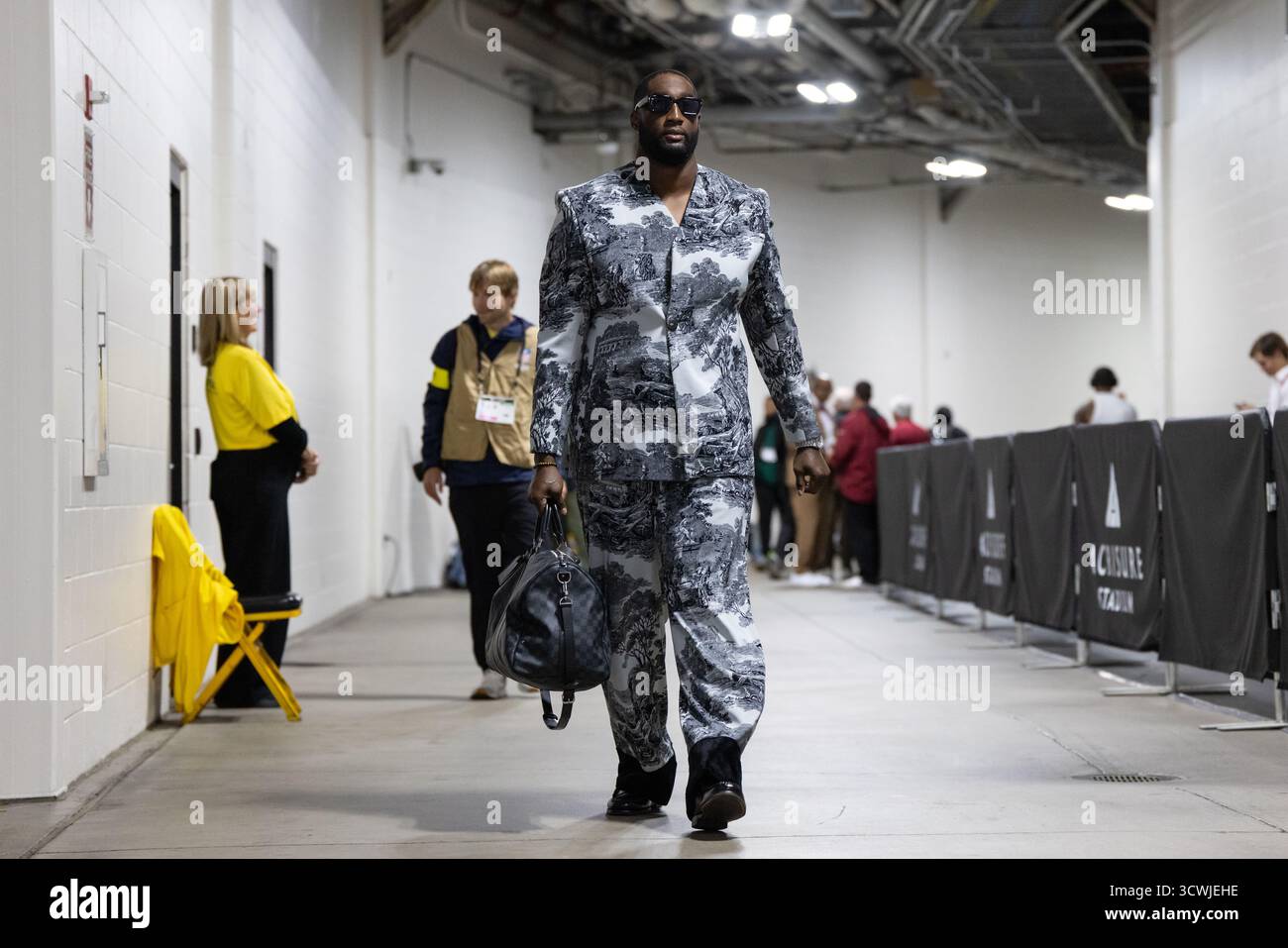 Pittsburgh Steelers offensive tackle Calvin Anderson (67) arrives ...