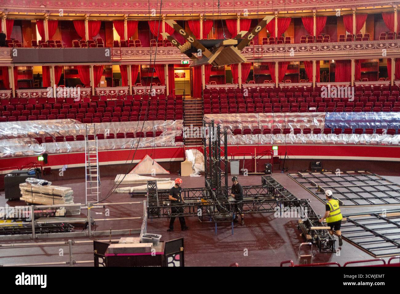 The workers build the stage at the Royal Albert Hall for the sumo ...