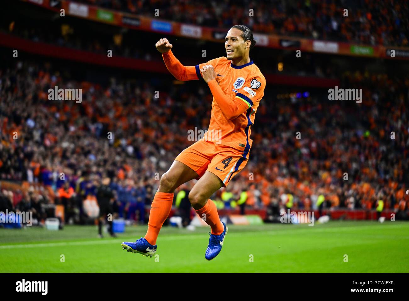 AMSTERDAM - Virgil van Dijk of the Netherlands celebrates the 2-0 ...