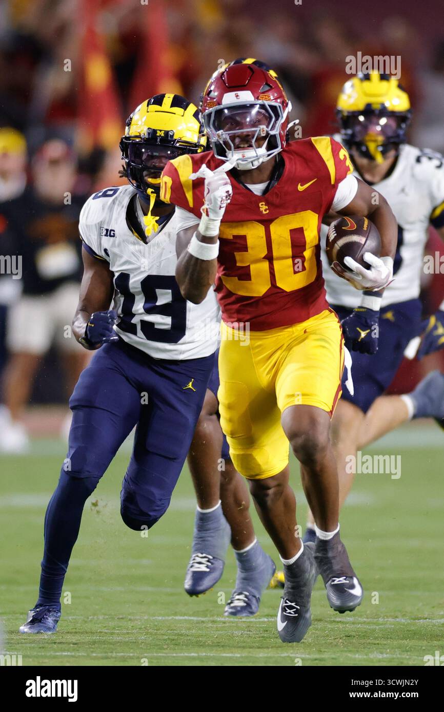 LOS ANGELES, CA - OCTOBER 11: USC Trojans running back King Miller (30 ...