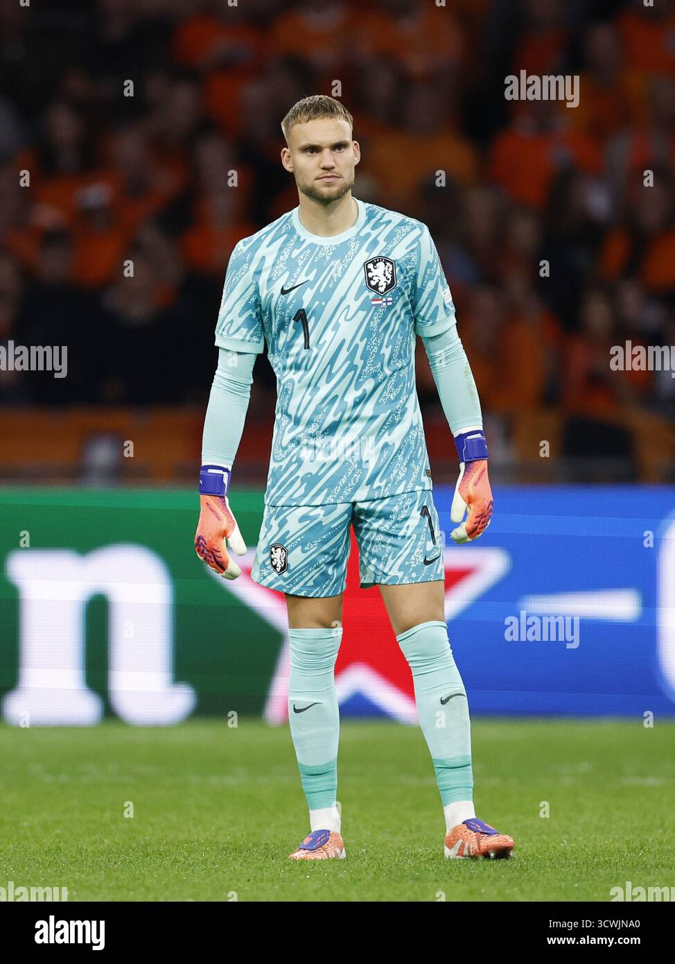 AMSTERDAM - Holland goalkeeper Bart Verbruggen at the Johan Cruijff ...