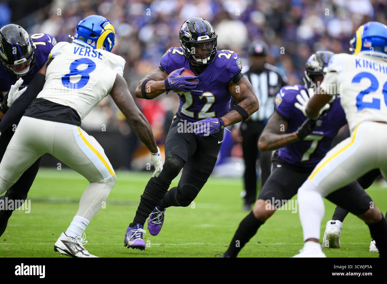 Baltimore Ravens running back Derrick Henry (22) runs the ball against ...