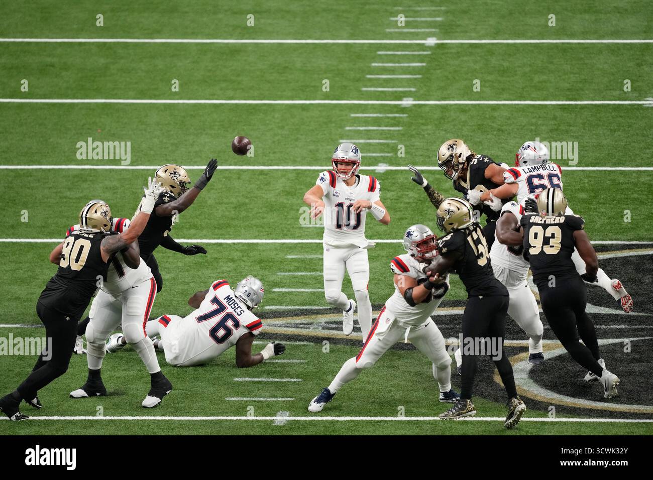 New England Patriots quarterback Drake Maye (10) throws during the ...