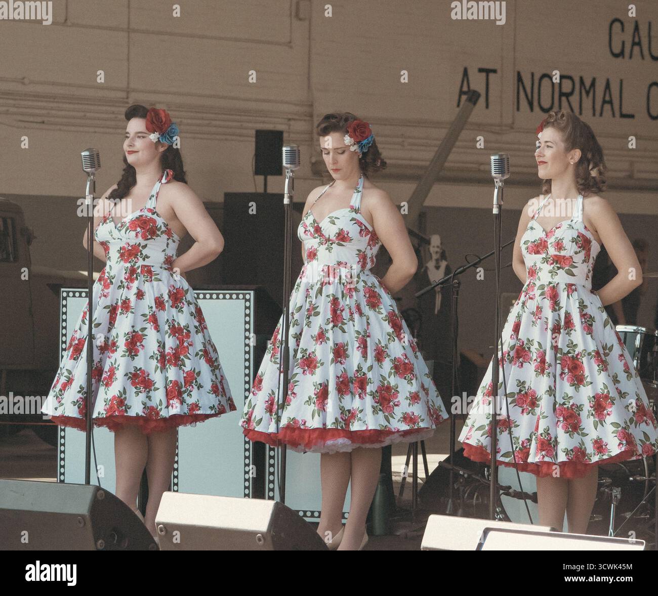 1940s singers band hi-res stock photography and images - Alamy