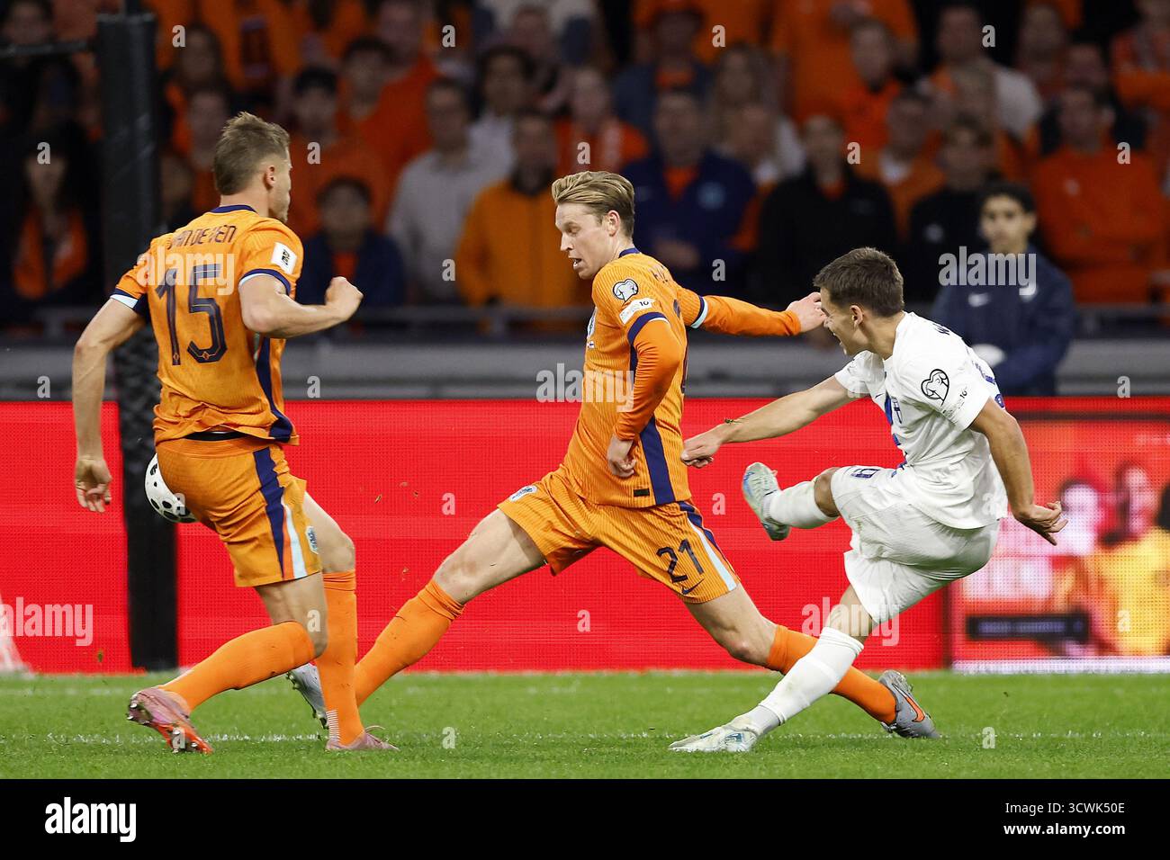 AMSTERDAM – (l-r) Micky van de Ven of the Netherlands, Frenkie de Jong ...