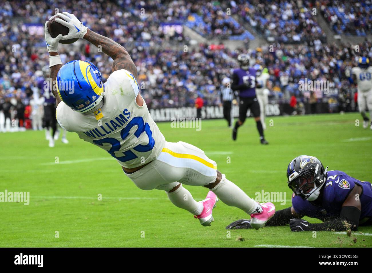 Los Angeles Rams running back Kyren Williams (23) makes a catch after ...