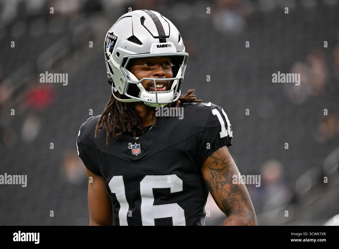 Las Vegas Raiders wide receiver Jakobi Meyers (16) warms up before an ...