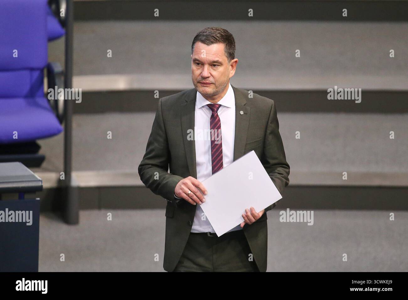 Berlin, Deutschland, 08.10.2025: Deutscher Bundestag: 30 ...