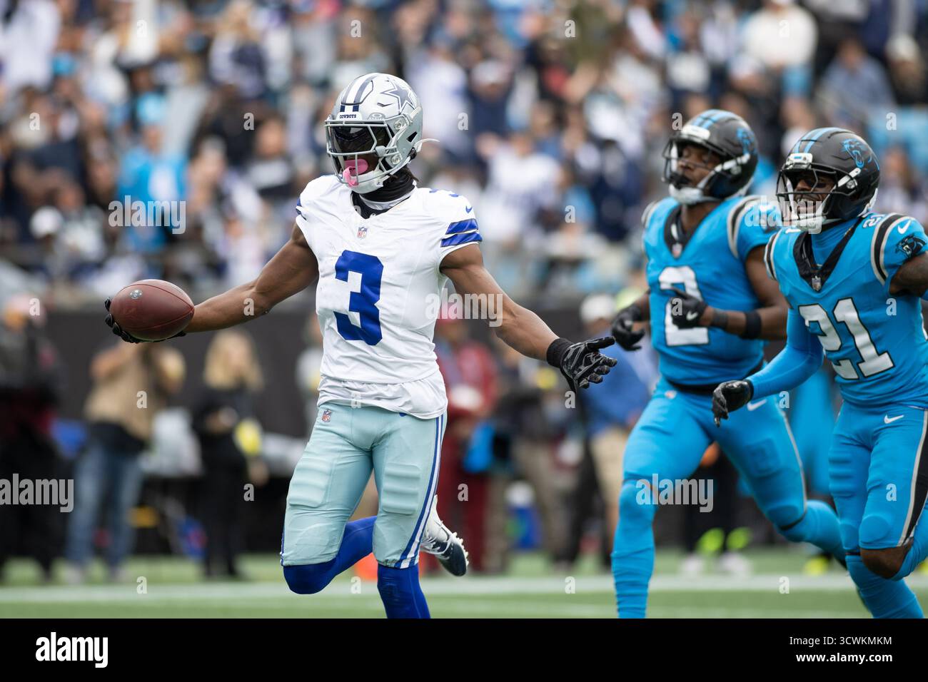 Charlotte, NC, USA. 12th Oct, 2025. North Carolina, USA; Dallas Cowboys ...