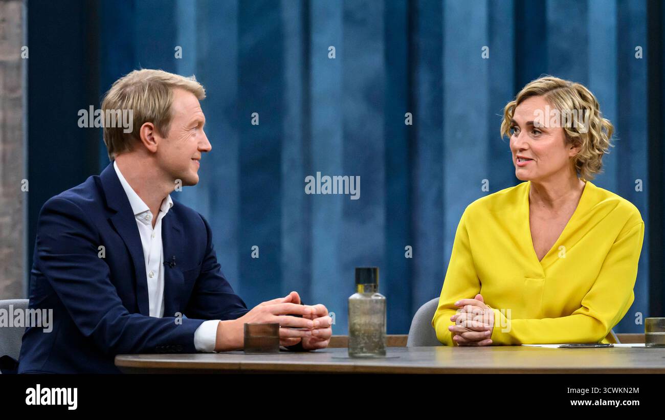 im Bild v.l.: Markus Preiss Leiter ARD-Hauptstadtstudio, Caren Miosga ...